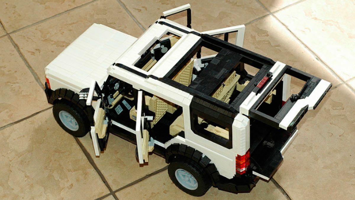 El Land Rover Discovery 3 de Lego es clavado al real