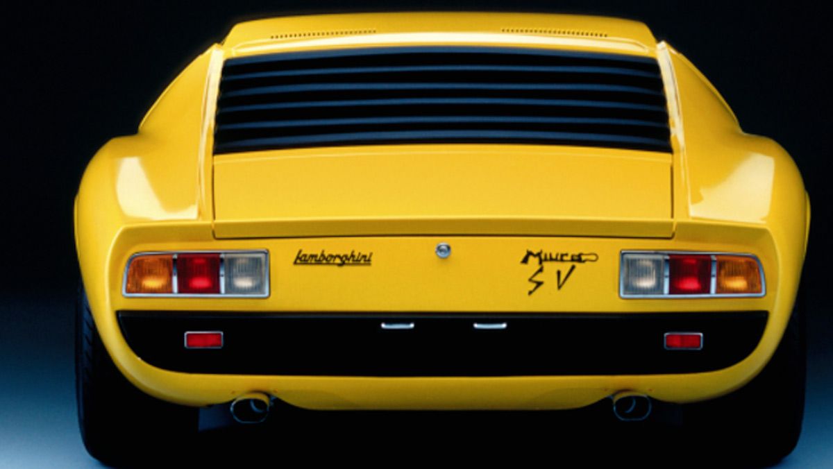 ¿Qué significan las siglas de los coches?