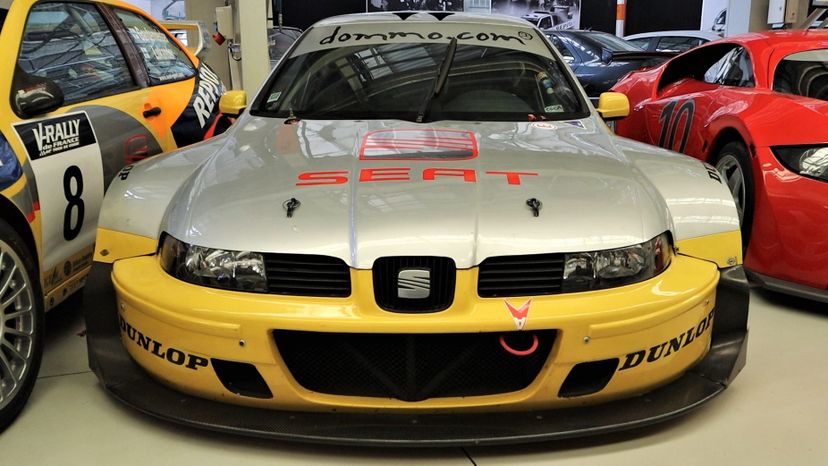 Turista en la Nave A122 de Seat (II): cunetas, circuitos y alguna idea ...