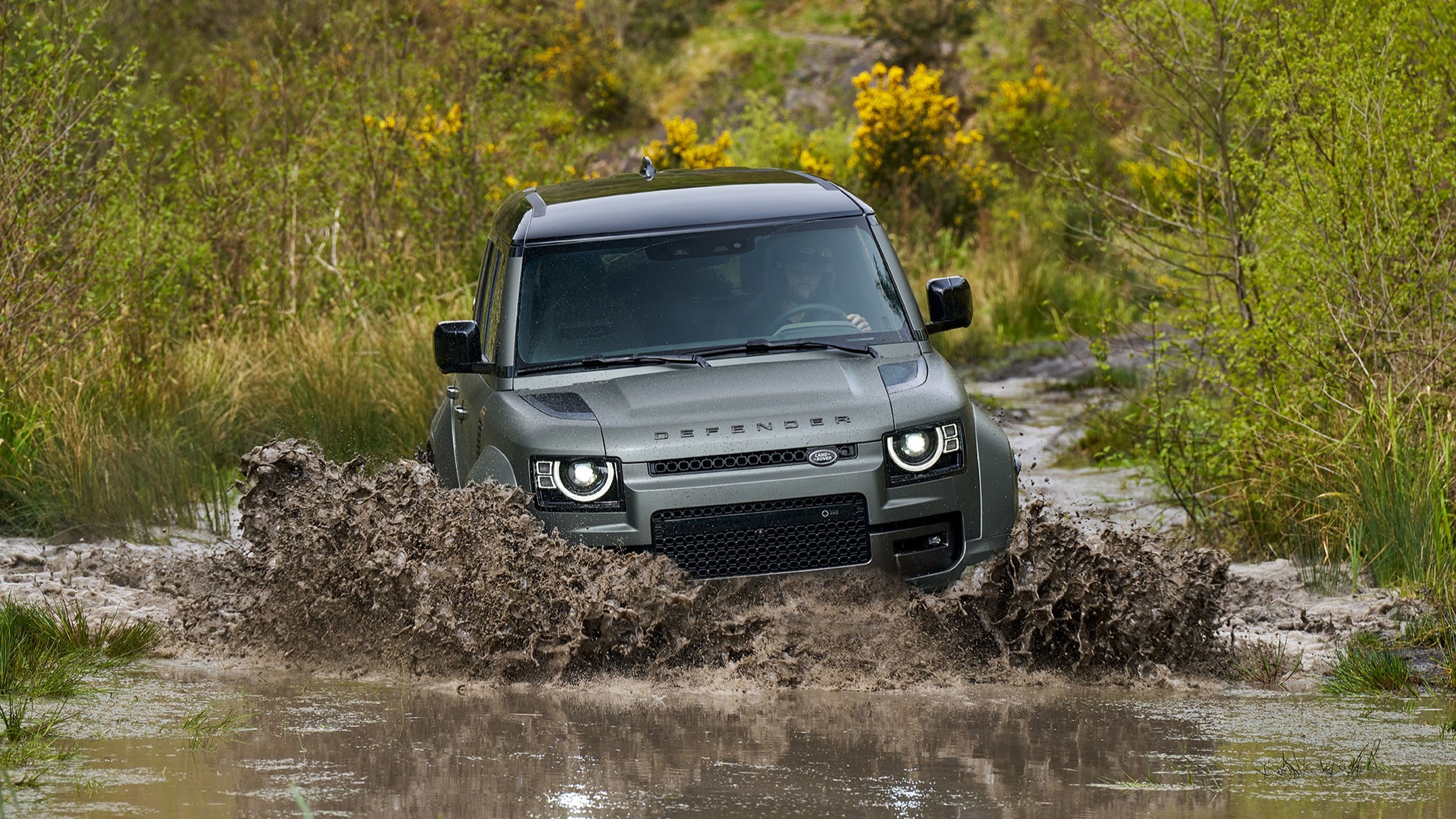 Land Rover Defender OCTA: rendimiento extremo en un 4x4 que da miedo