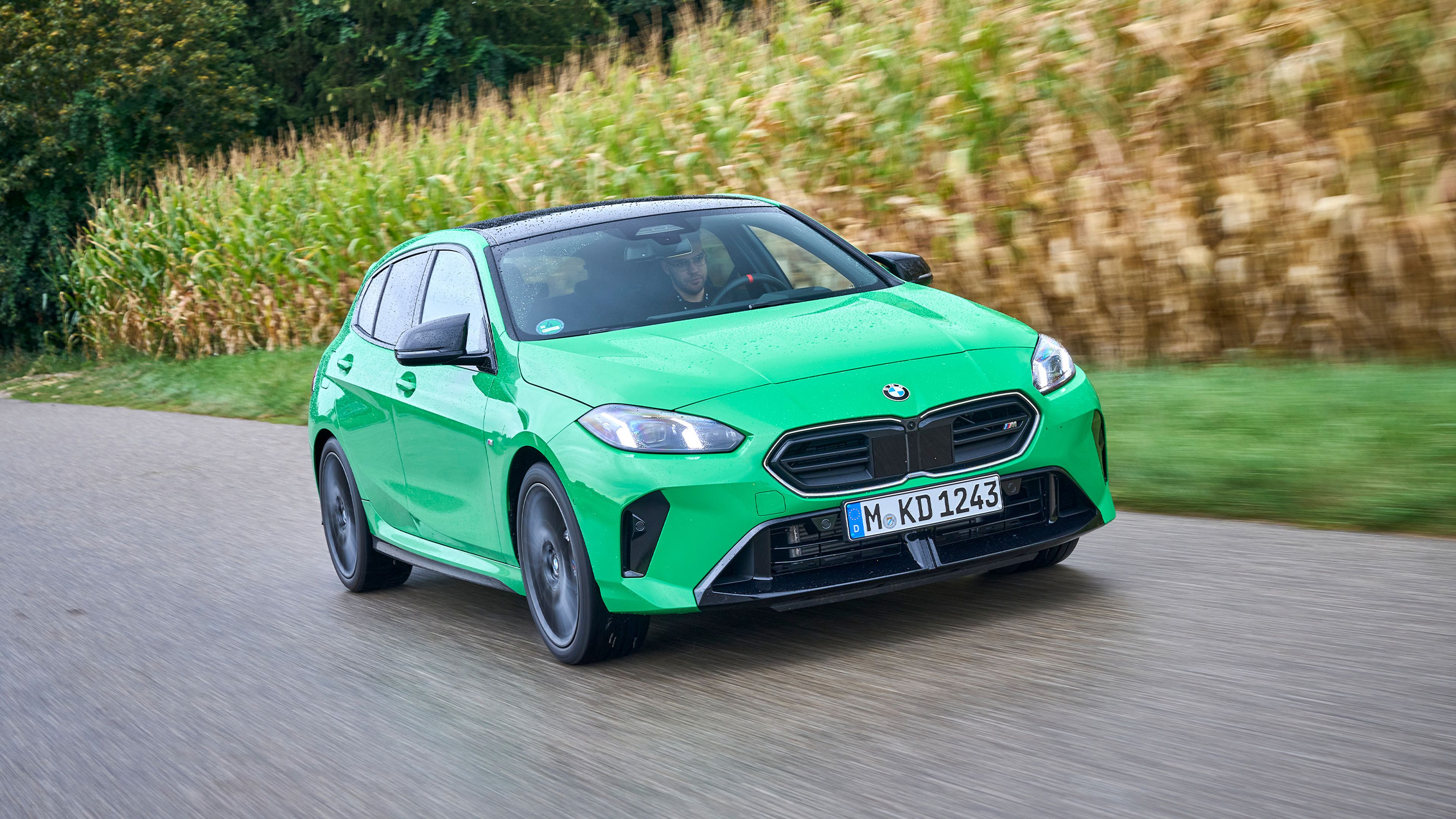 Prueba del BMW M135: el compacto deportivo de 300 CV no se rinde