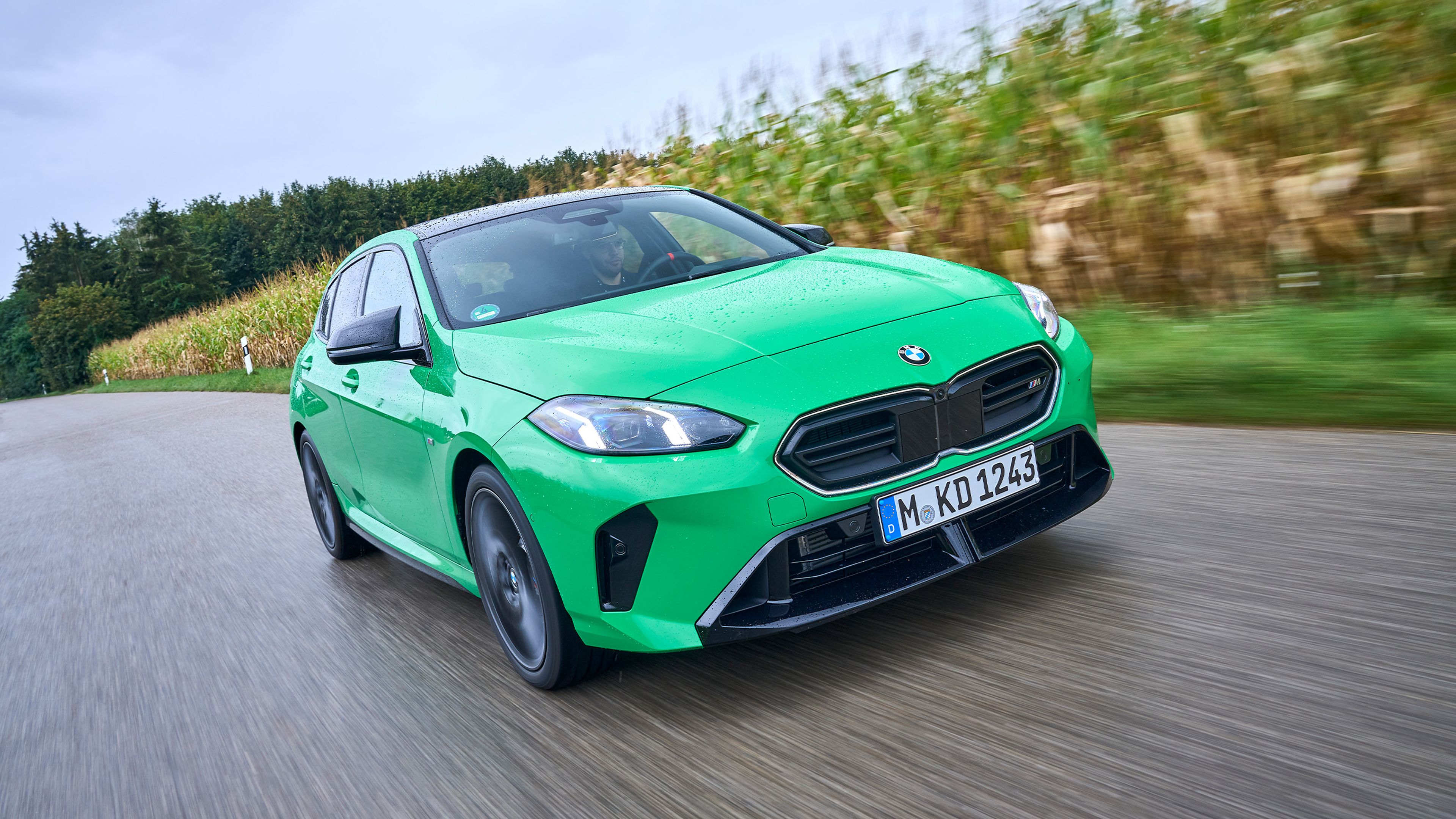 Prueba del BMW M135: el compacto deportivo de 300 CV no se rinde