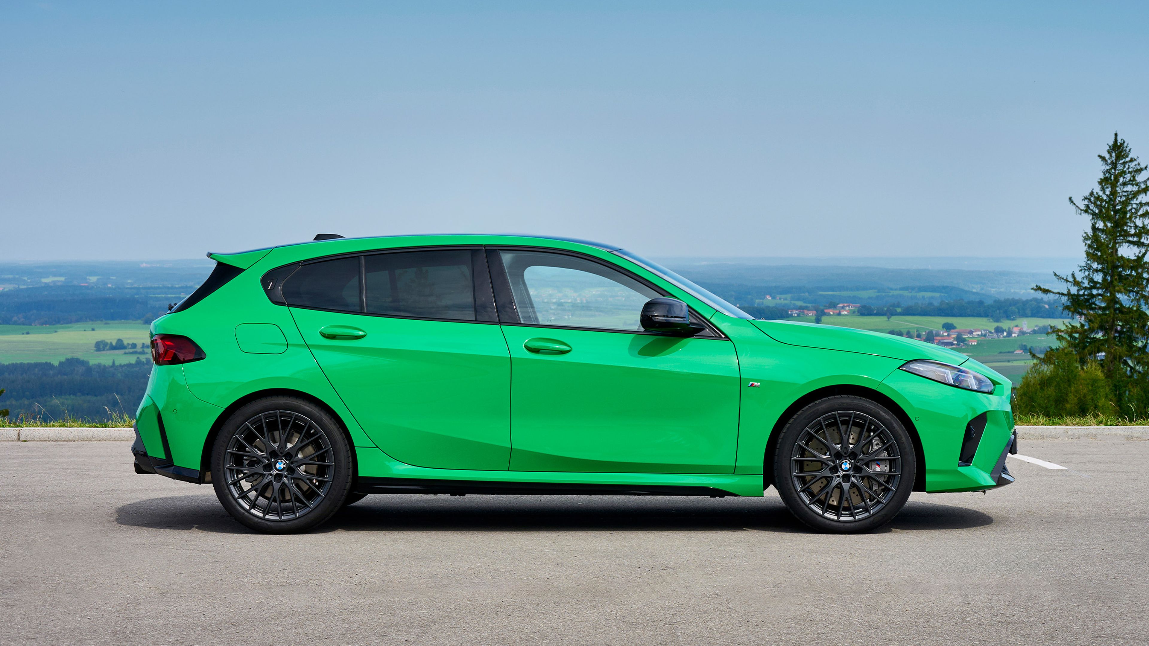 Prueba del BMW M135: el compacto deportivo de 300 CV no se rinde