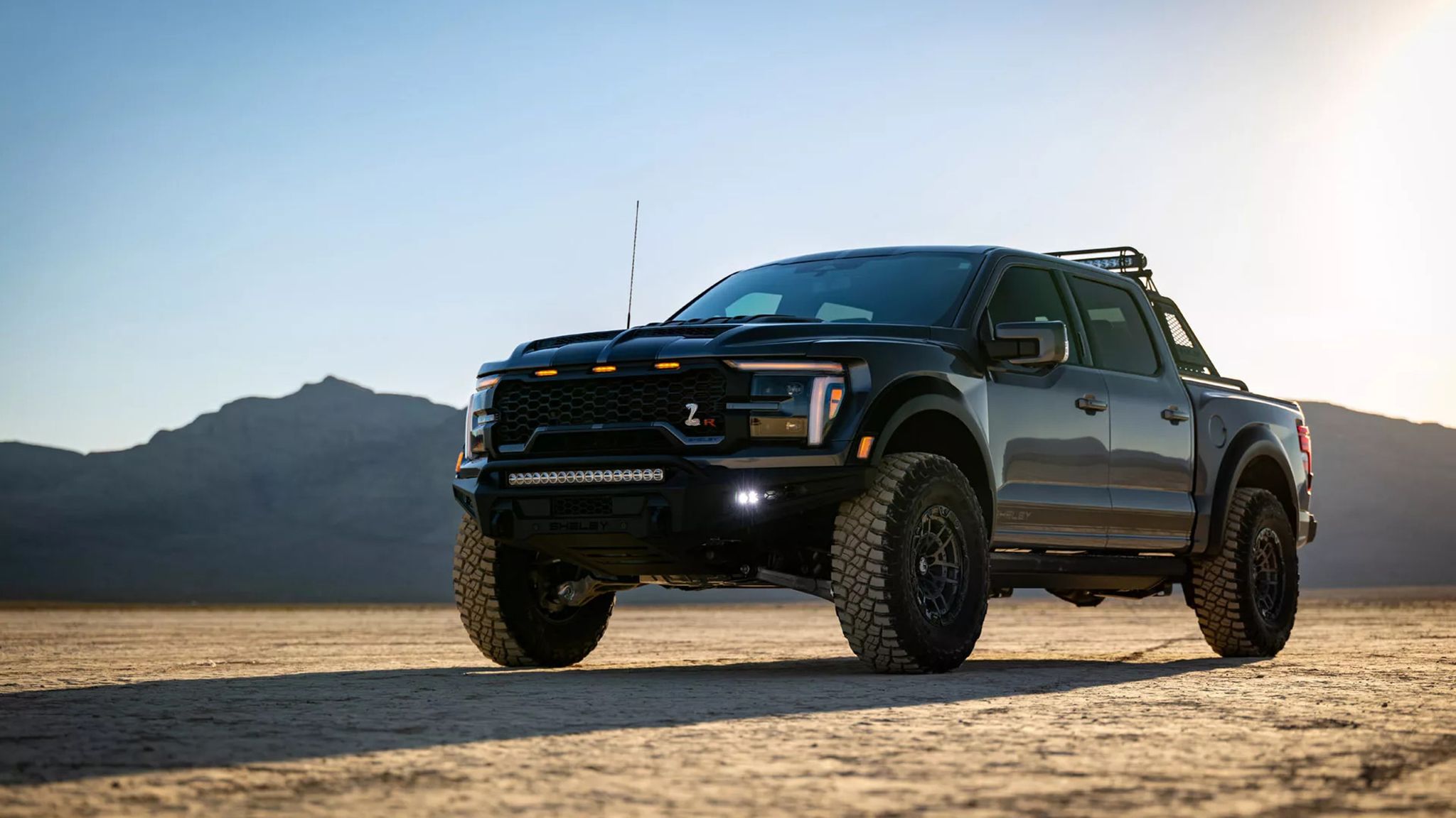 La Ford F-150 Baja Raptor de Shelby rompe los esquemas con una bestial ...