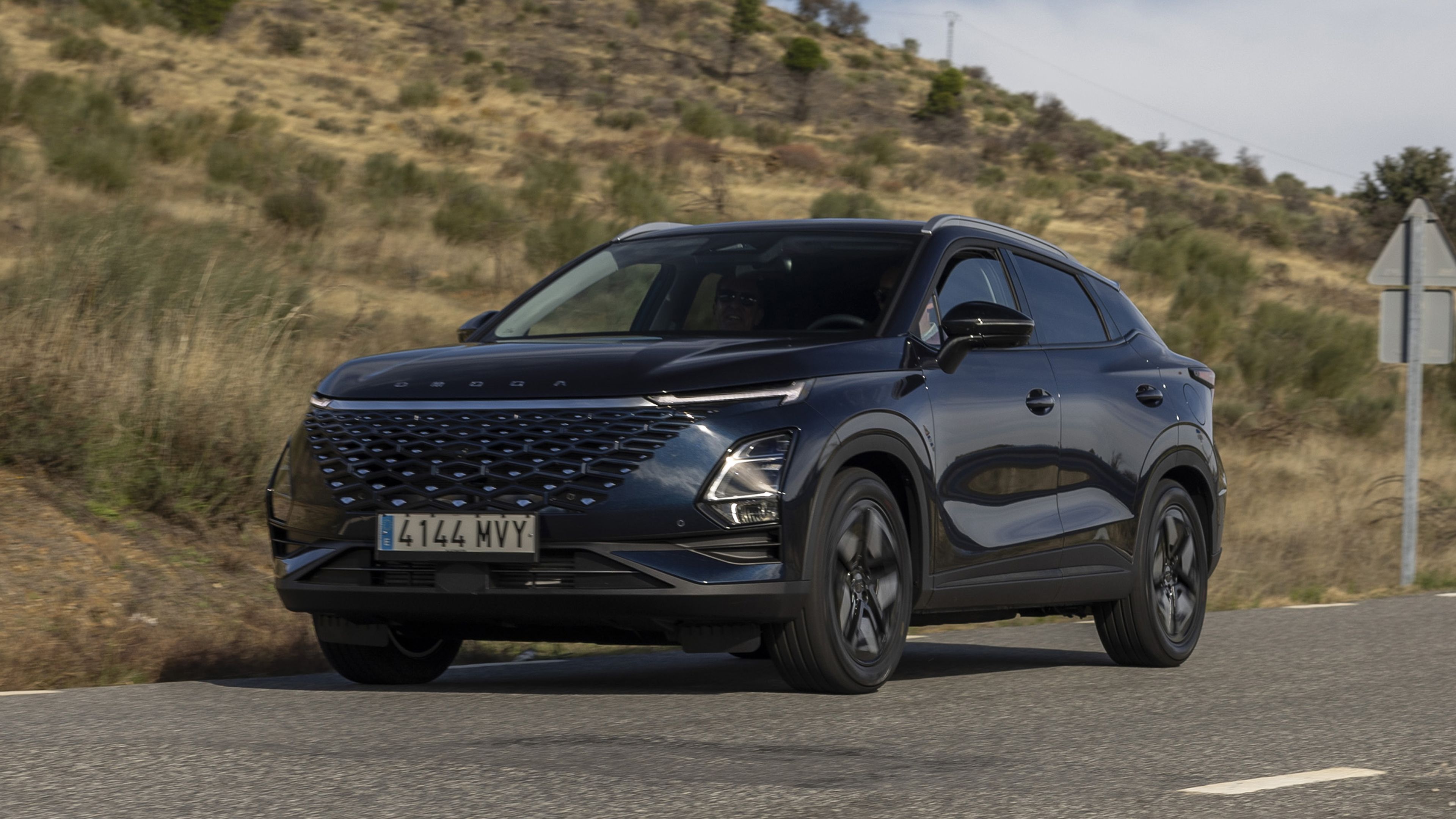 Primeras impresiones del Omoda 5 2025, con versión gasolina y eléctrico