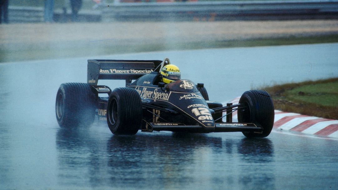 El Lotus 97T de Ayrton Senna celebra los 40 años de su primera victoria ...